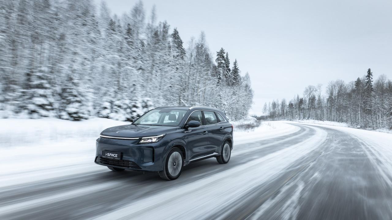 В России начались продажи нового кроссовера Evolute: Новости - Quto.ru