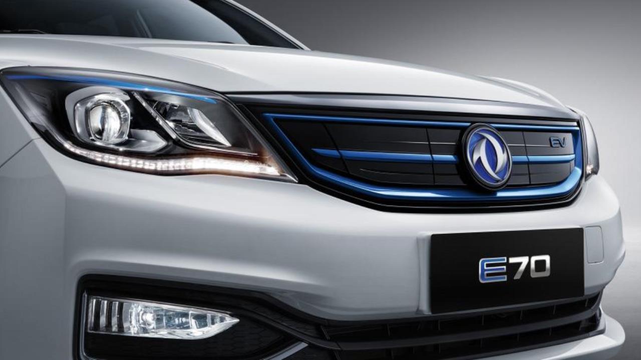 Россиянам предложили Dongfeng E70: Новости - Quto.ru