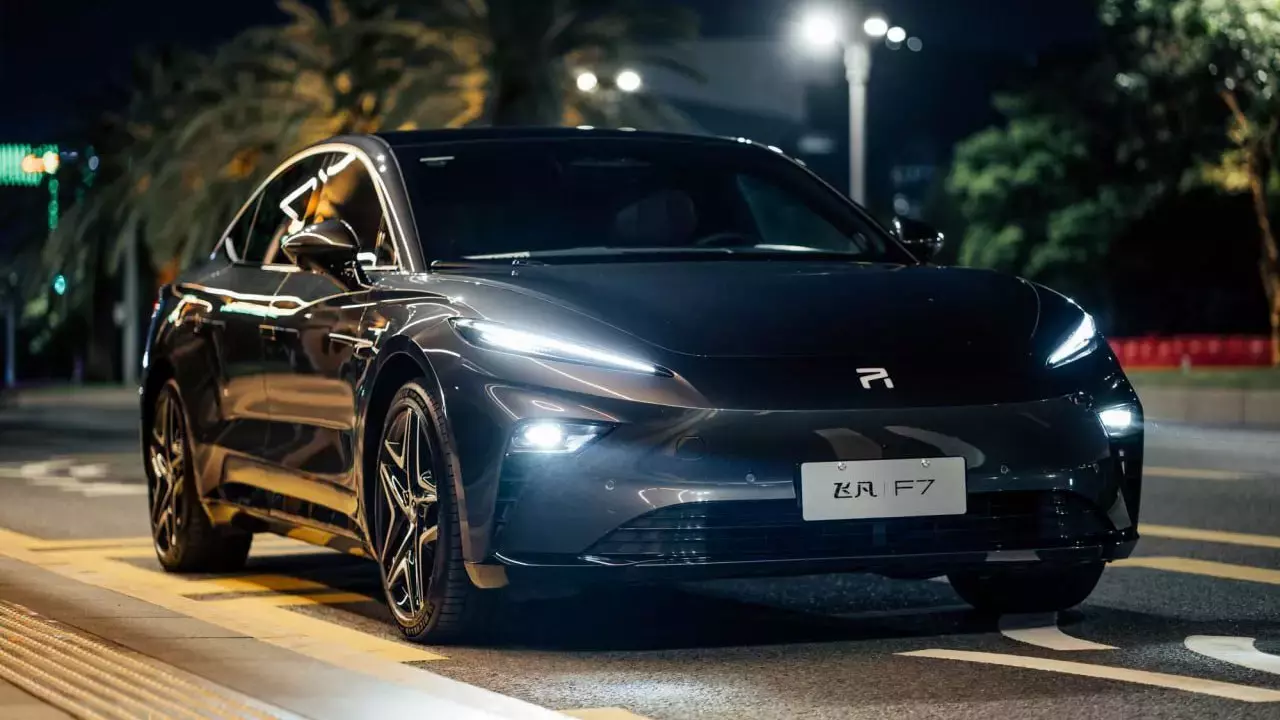 В России обнаружились электрокары Rising F7 и R7: Новости - Quto.ru