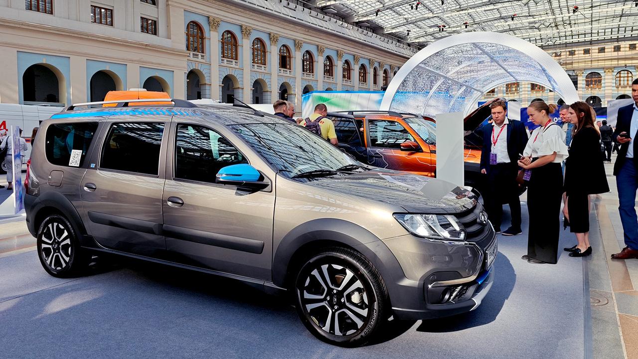Самую дорогую и самую быструю Lada Largus сняли на фото - Quto.ru
