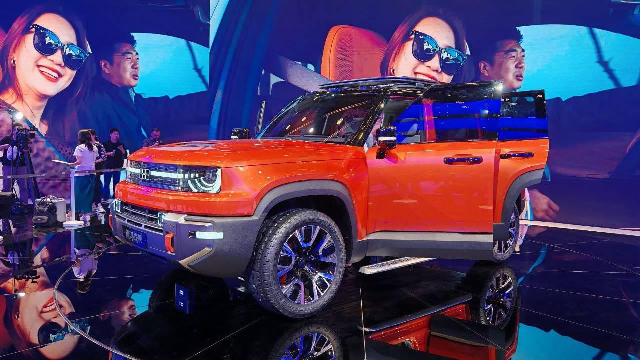 В стиле Land Rover: Geely показала плавающий внедорожник Galaxy Cruiser ...