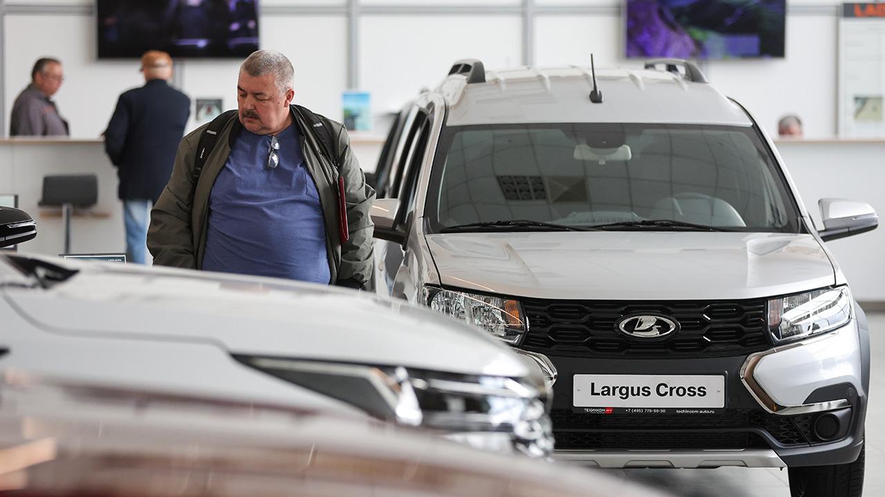 На АвтоВАЗе сообщили о влиянии утильсбора на Lada: Новости - Quto.ru