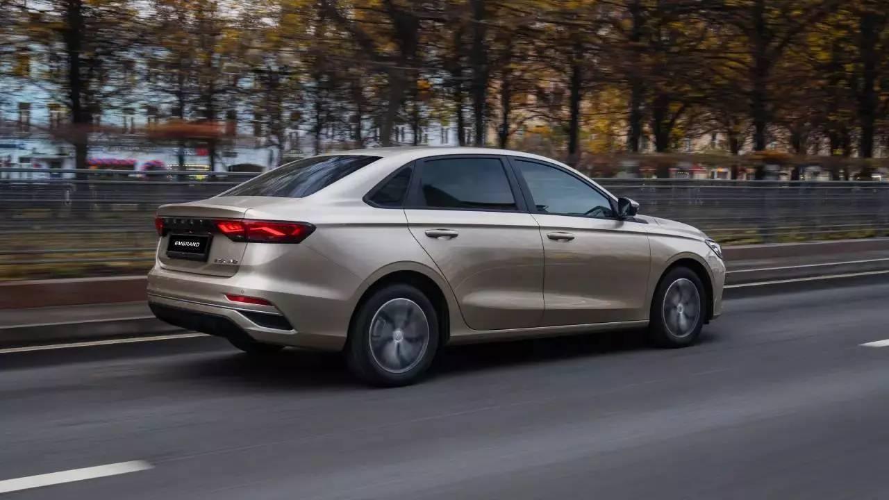 Geely прекратил поставки Emgrand в Россию: Новости - Quto.ru